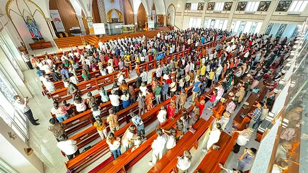 Umat Paroki Santa Clara Antusias Mengikuti Misa Streaming Bapa Paus di ...