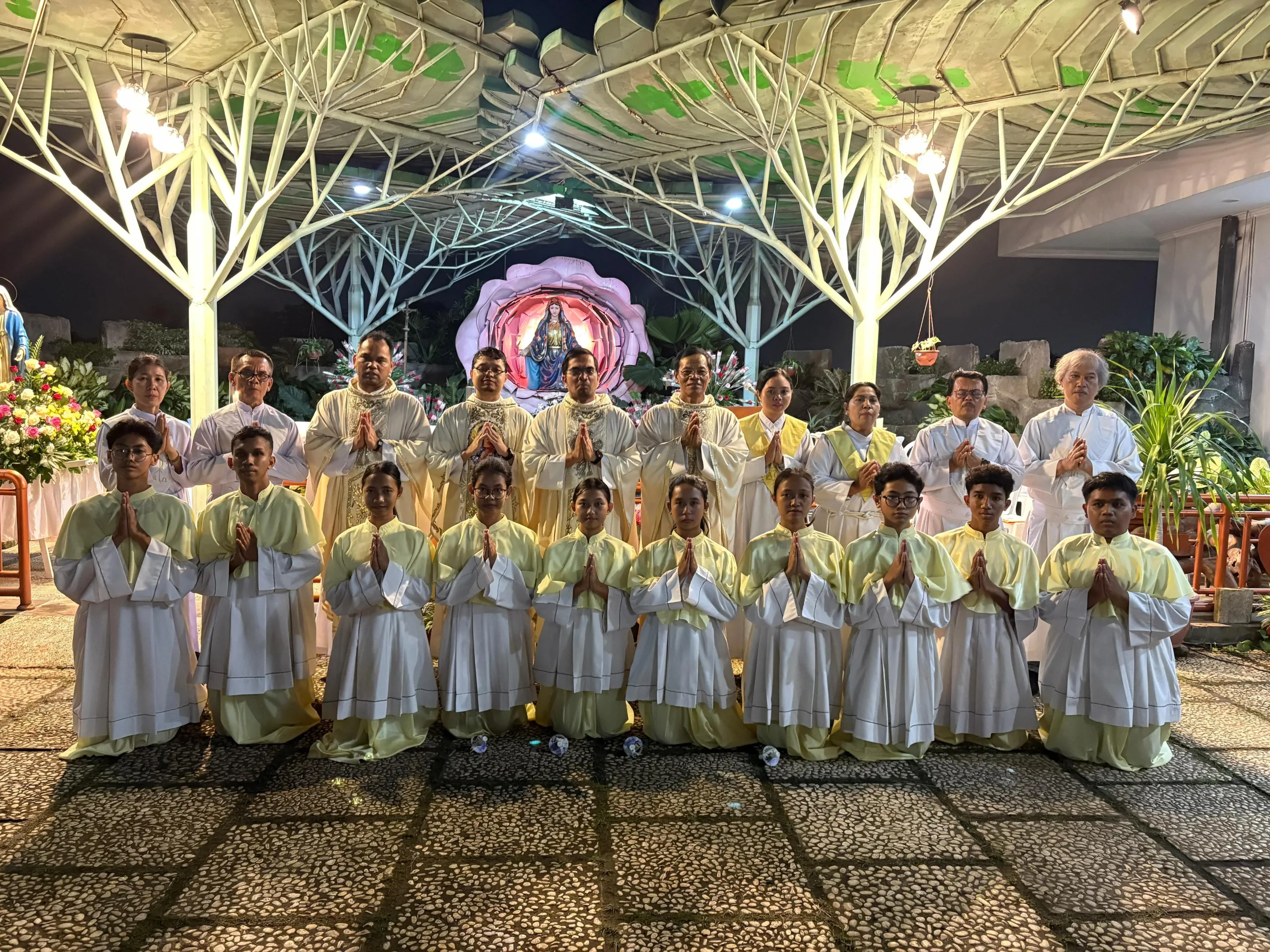 Misa Pembukaan Bulan Rosario di Gereja Santa Clara: Umat Diajak ...